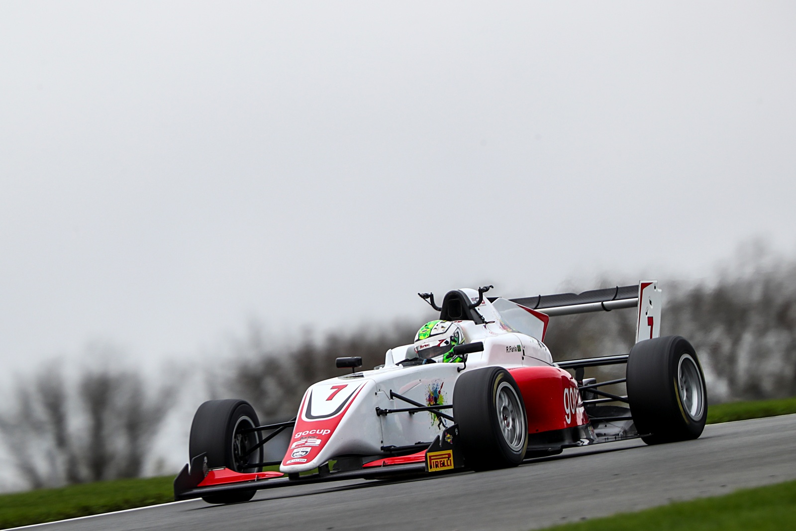 F3 – Roberto Faria chega em Top 10 nas três corridas da etapa de ...