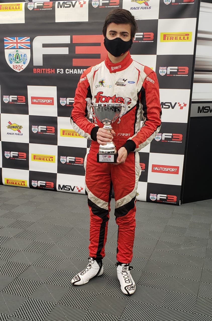 F3 – Roberto Faria conquista pódio inédito pela F3 Britânica em ...