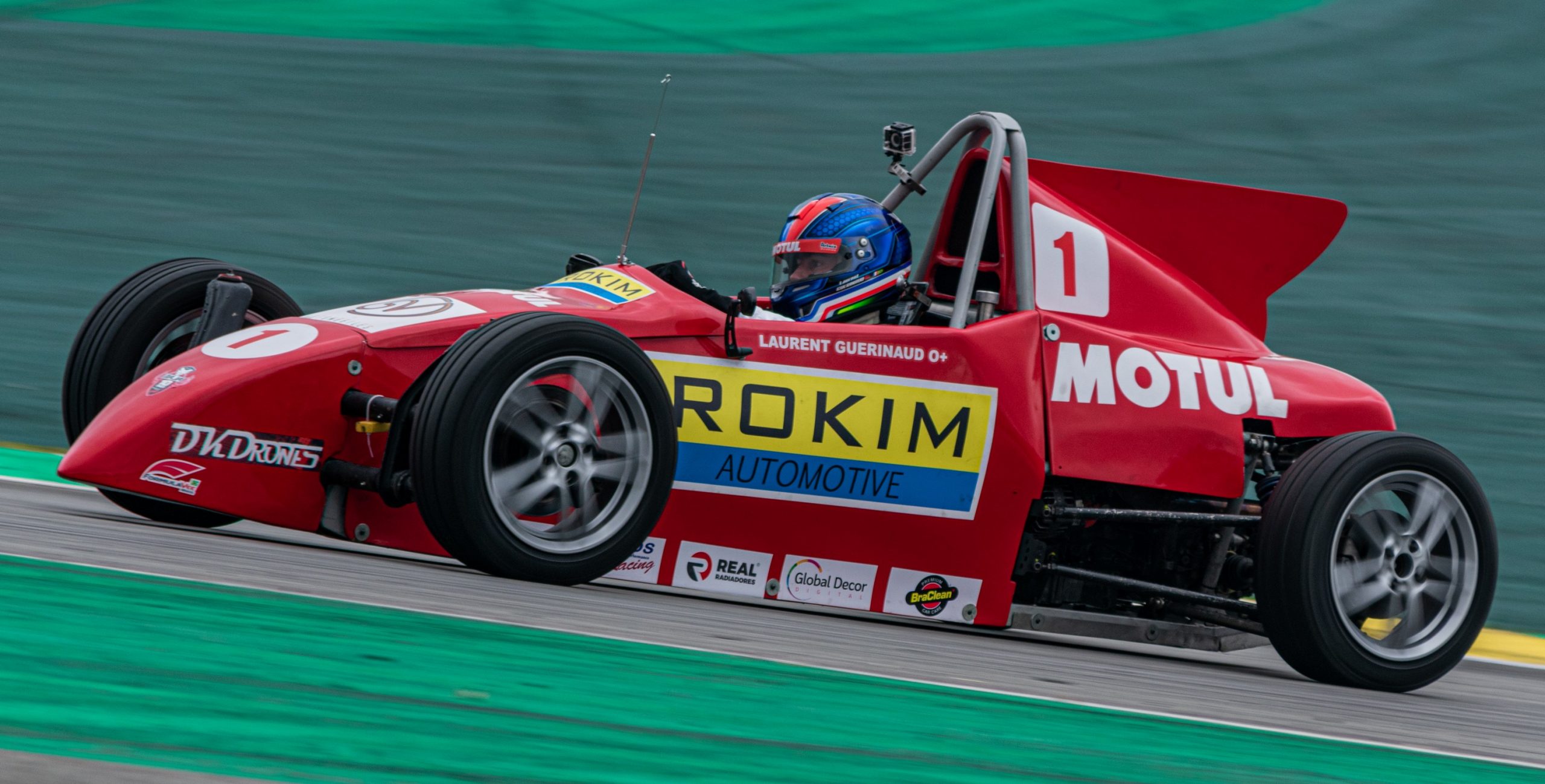 F-Vee – Acumulando sucessos depois de um início de temporada tumultuado ...