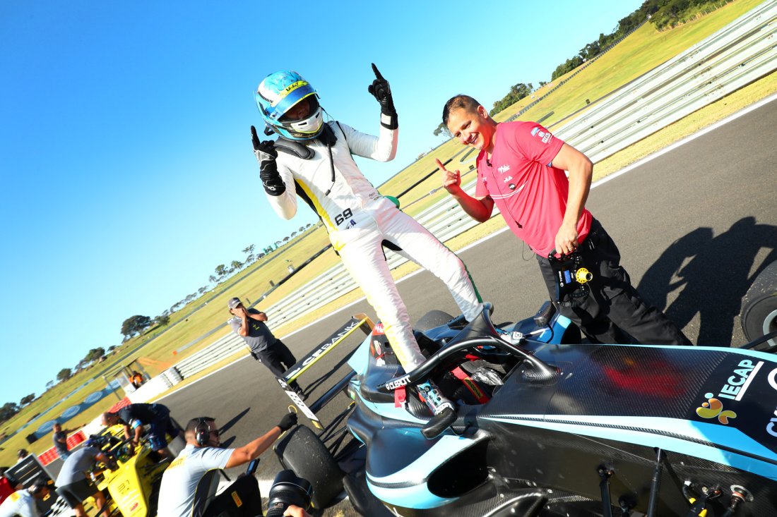 F4 – Piloto Pedro Clerot vence primeira corrida da história da F4 ...