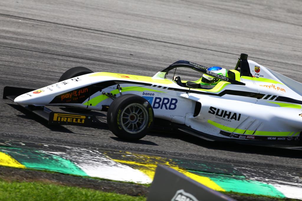 F4 – O piloto Pipe Barrichello Bartz conquista mais um pódio em ...