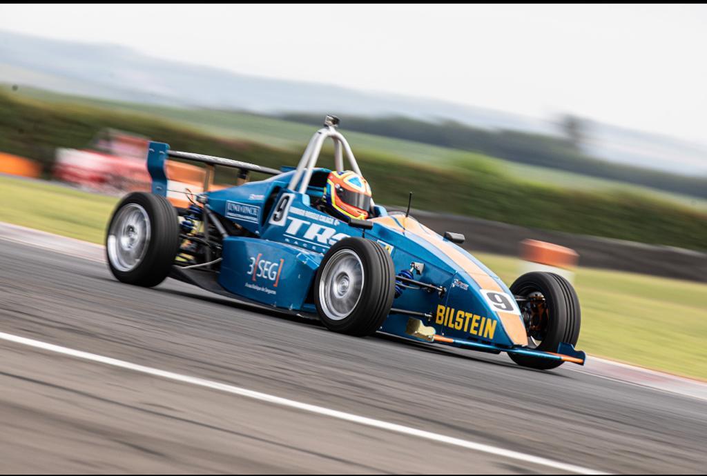 F-Evolution – O piloto Rodrigo Calaça é o primeiro campeão da Fórmula ...