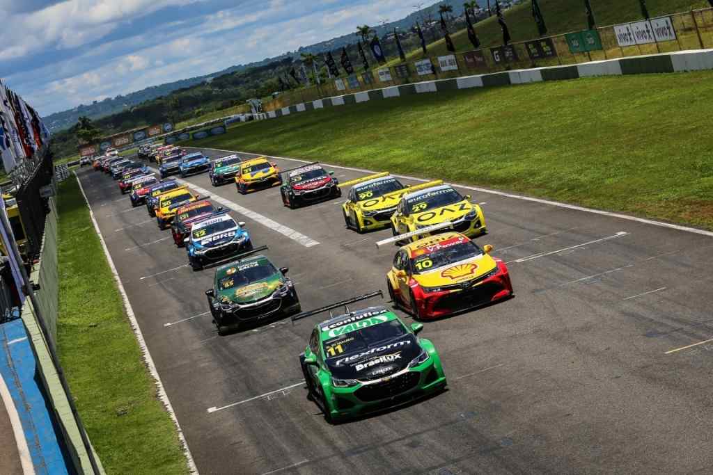 Stock Car – Carros e pilotos no ambiente extremo da Stock Car ...